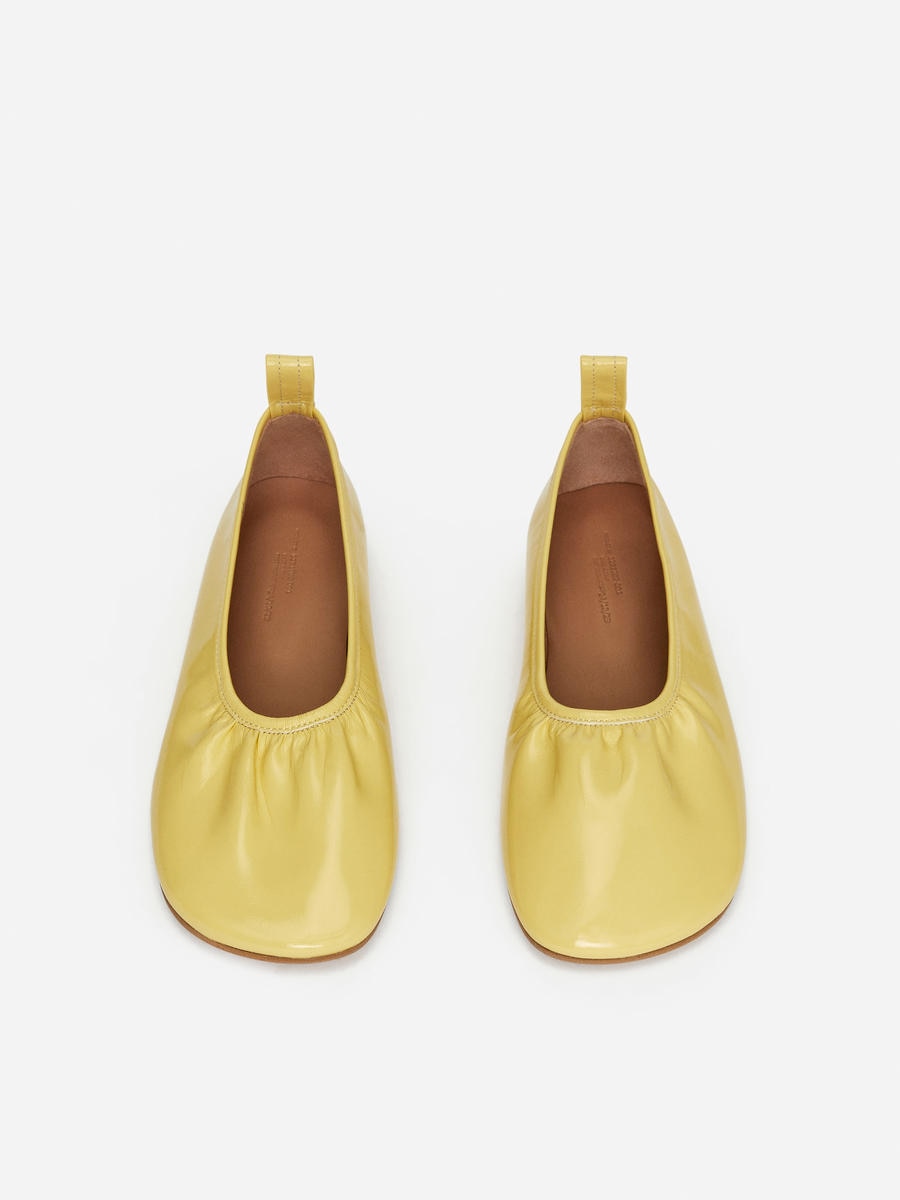 Lacquered Ballet Flats – Light Yellow – Women – ARKET GB