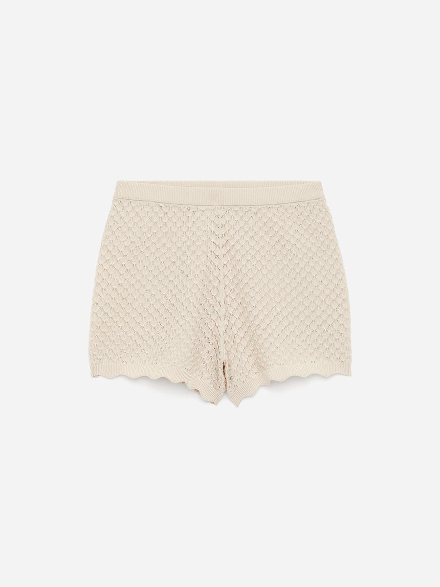 Scallop Edge Shorts – Light Beige – Women – ARKET GB