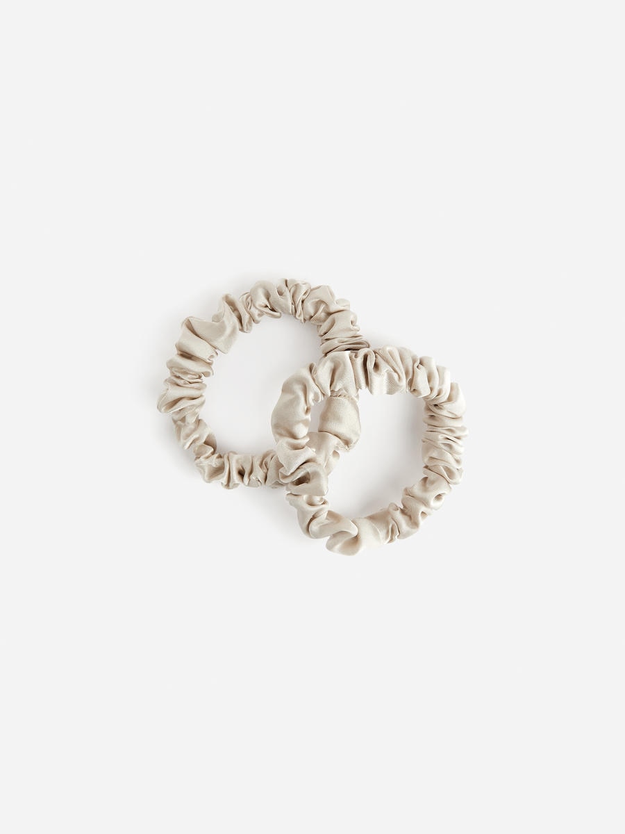 Silk Scrunchies – Light Beige – Women – ARKET WW
